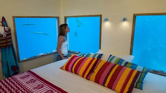 Manta Resort Underwater Room muZanzibar Africa 10207_3