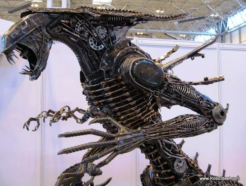 A Robosteel nyolclábú Alien Queen replikája a Xenomorf anyát a nappalidba helyezi 10264_1