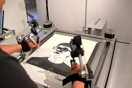 La machine à autoportrait asservit les mains humaines pour faire de l'art