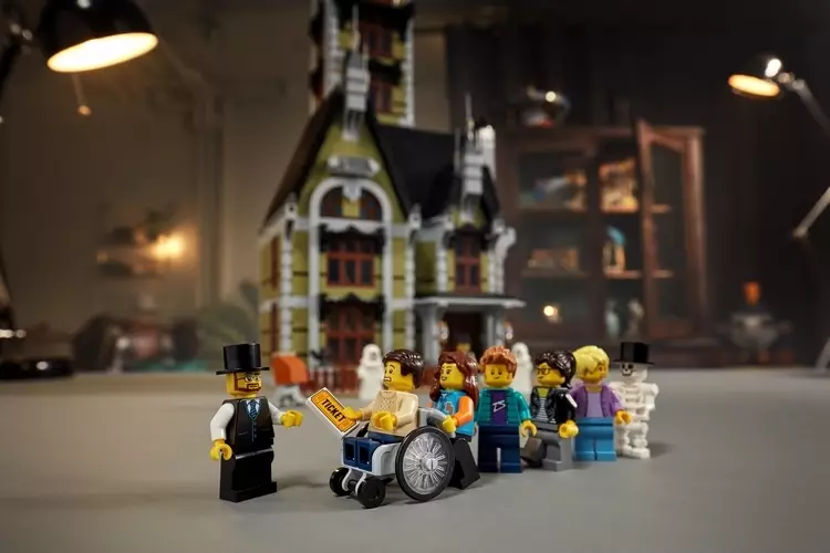 LEGO Creator Haunted House 10715_4