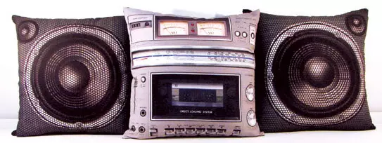 កៅអីរបស់អ្នកឥឡូវនេះគឺជា Boombox… តម្រៀប 10963_1