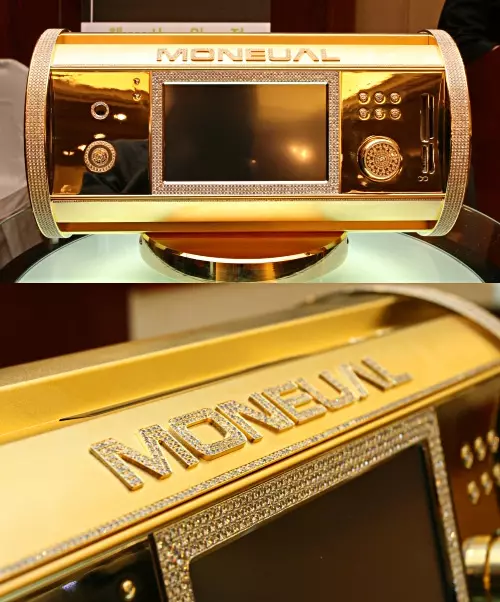 Moneual 701-sieraden: een multimedia-pc bekleed met goud, messing en Swarovski-juwelen