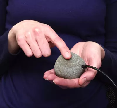 Pet Rock napájený přes USB ožívá, stále nic nedělá 1145_3