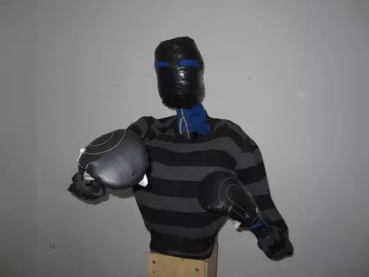 Punching Pro é un maniquí de perforación que golpea cara atrás 1245_1