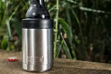 YETI Rambler Colster اسٽينلیس سٹیل بيئر ڪوزي