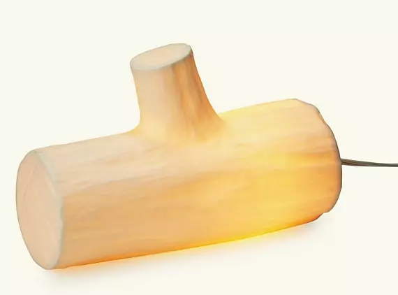 Gloeiende houtlampen bootsen het lage, warme licht van brandend hout na 12644_1