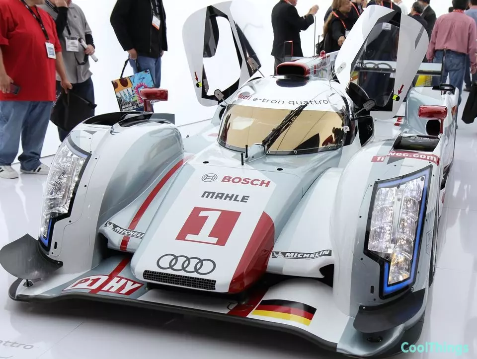 Drool-Worty: Audi R18 eTron Quattro Hybrid 12812_1