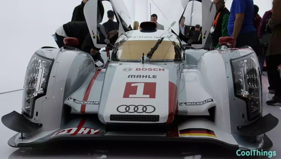 د ډروول وړ: Audi R18 eTron Quattro Hybrid 12812_2