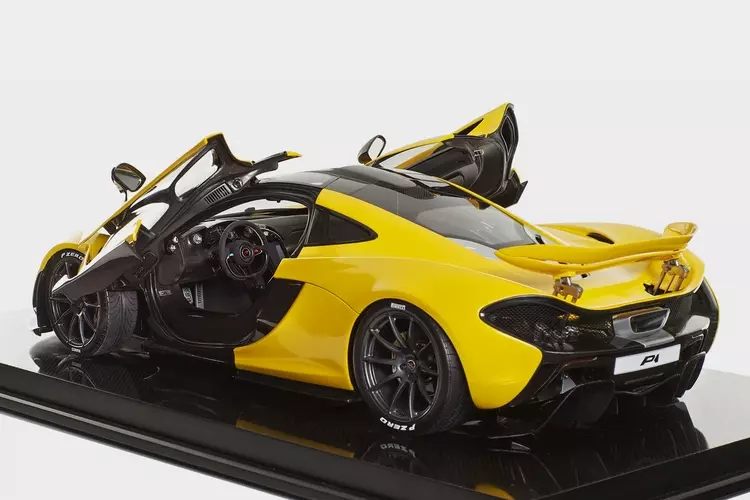 Amalgamin 1/8-mittakaavainen McLaren P1 Replica