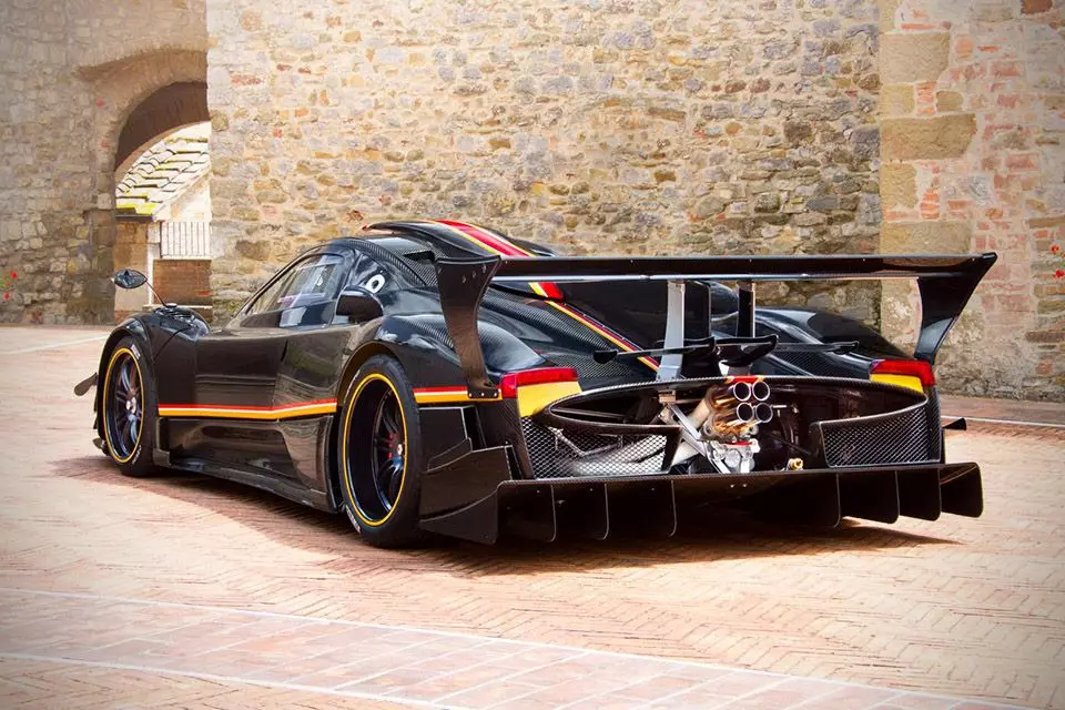 Pagani Zonda Revolucion 800 HP китерә, Супер-Агрессив Стиллау 13012_4