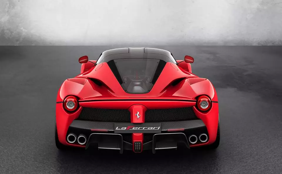 Ferrari LaFerrari: سڀ کان تيز ترين فيراري روڊ ڪار 13396_6