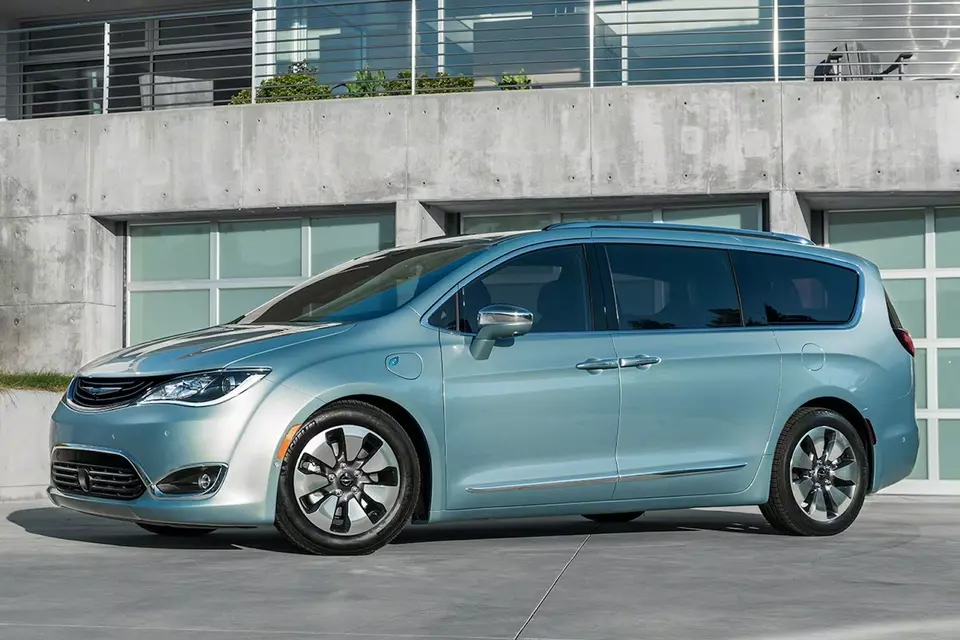 Chrysler Pacifica híbrid 2017 13550_1