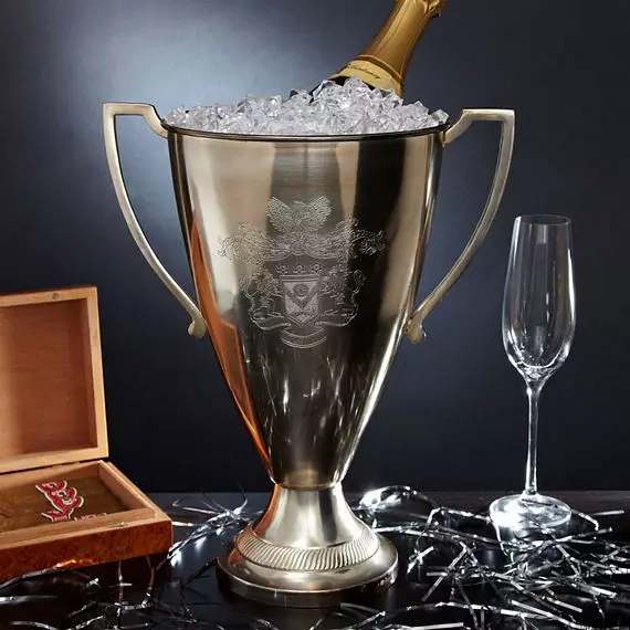 Drink Soos 'n Champ Met Die Wine Chiller Trofee