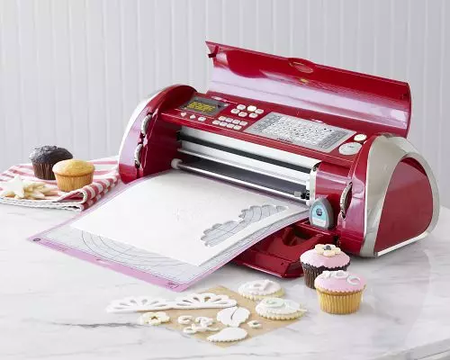 Cricut Cake bringt elektroanysk ambacht oan ytbere materialen 147_1