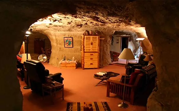 Живите как Фред Флинстоун в отеле Kokopeli’s Cave Bed & Breakfast 15202_2