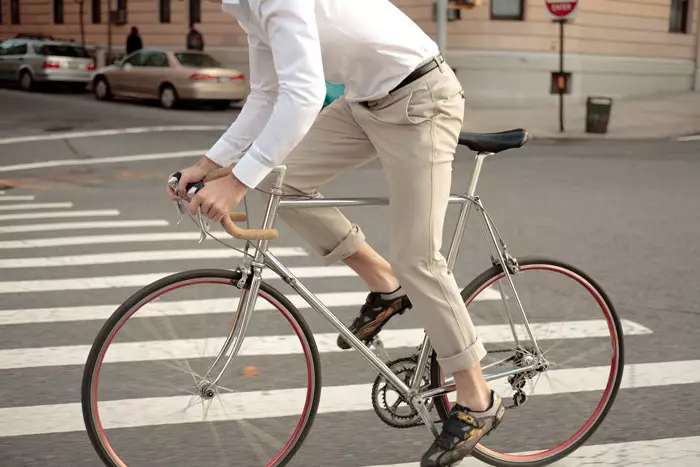 Outlier Khaki OG: Businesshose für Radfahrer