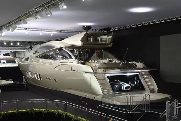 Millioner turmush tarzi: Mening garajim 108 futlik Sunseeker Predator yaxtasidir. 15810_1