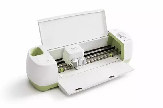 Cricut Explore هن جي روبوٽ ڪرافٽ جي مهارتن ۾ هٿ جي لکڻين کي شامل ڪري ٿو 1638_2