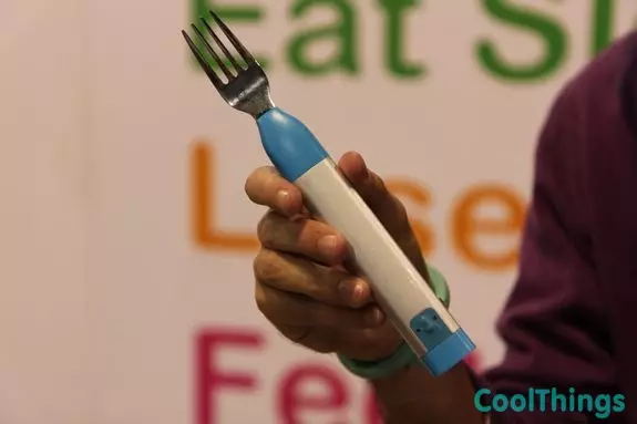 HAPIfork Smart Utensil suit vos habitudes alimentaires et veut que vous perdiez du poids 1709_2