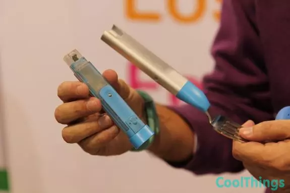 HAPIfork Smart Utensil የአመጋገብ ልማዶችዎን ይከታተላል፣ክብደት እንዲቀንስ ይፈልጋል 1709_3