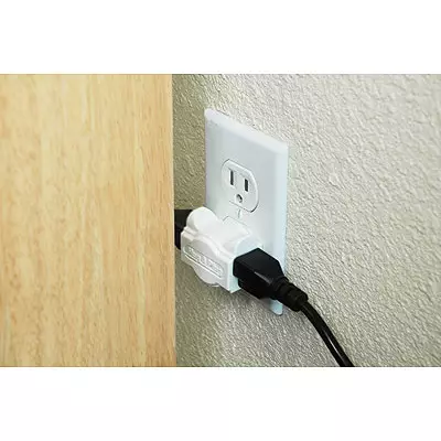 Hug-a-Plug Adapter شامل ڪري ٿو آئوٽليٽس کي ڀت سان متوازي 17227_2