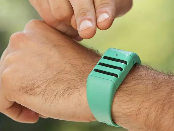 Kapture Wristband zure elkarrizketa guztiak grabatzen ditu 24/7