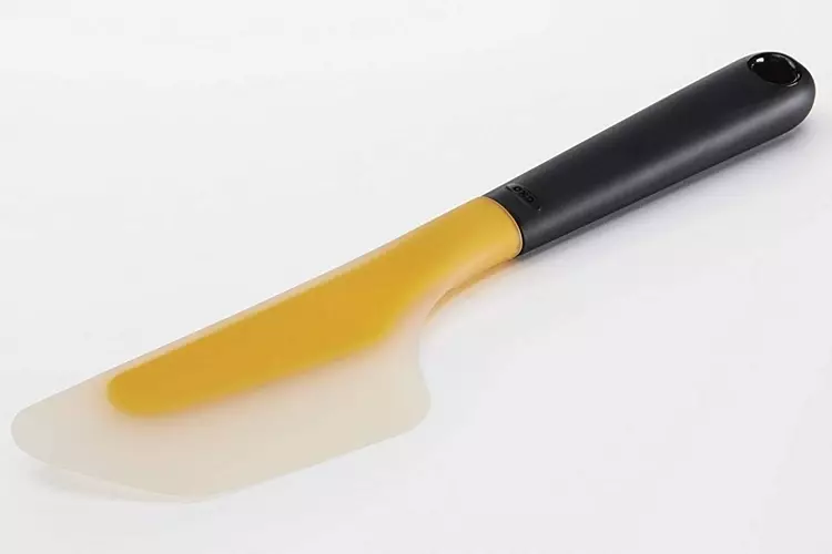 OXO Nzuri Grips Flip na Fold Omelet Turner