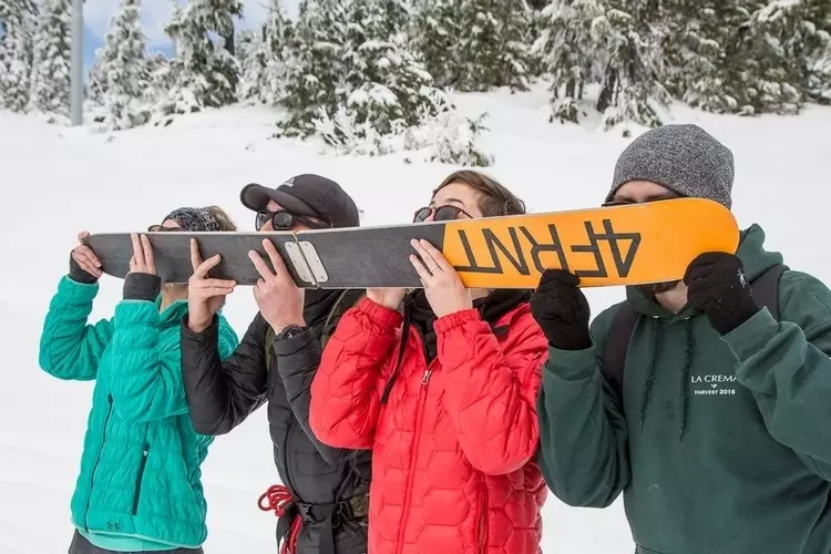 Synchronisieren Sie Ihr Wintertrinken mit dem Folding Shot Ski 18385_3