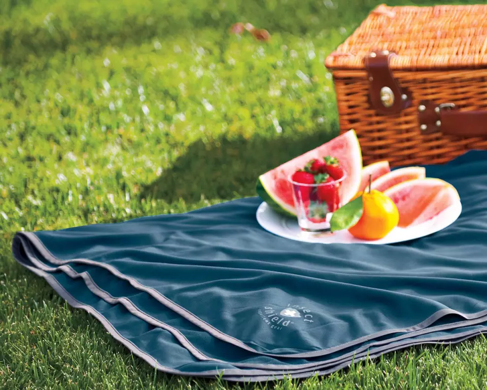 Insect Shield Outdoor Blanket 2088_1