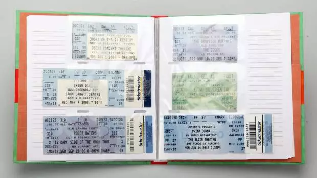 Ticket Stub Diary gesäit aus wéi e coole Wee fir Är Show Ticketen ze späicheren 23054_2