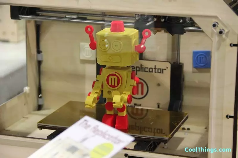 Replikátor MakerBot dokáže 3D tlačiť dvojfarebné objekty veľkosti bochníka 23893_7