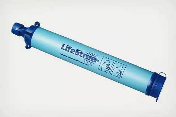 Ang LifeStraw Nagputli sa Tubig Samtang Nag-inom Ka