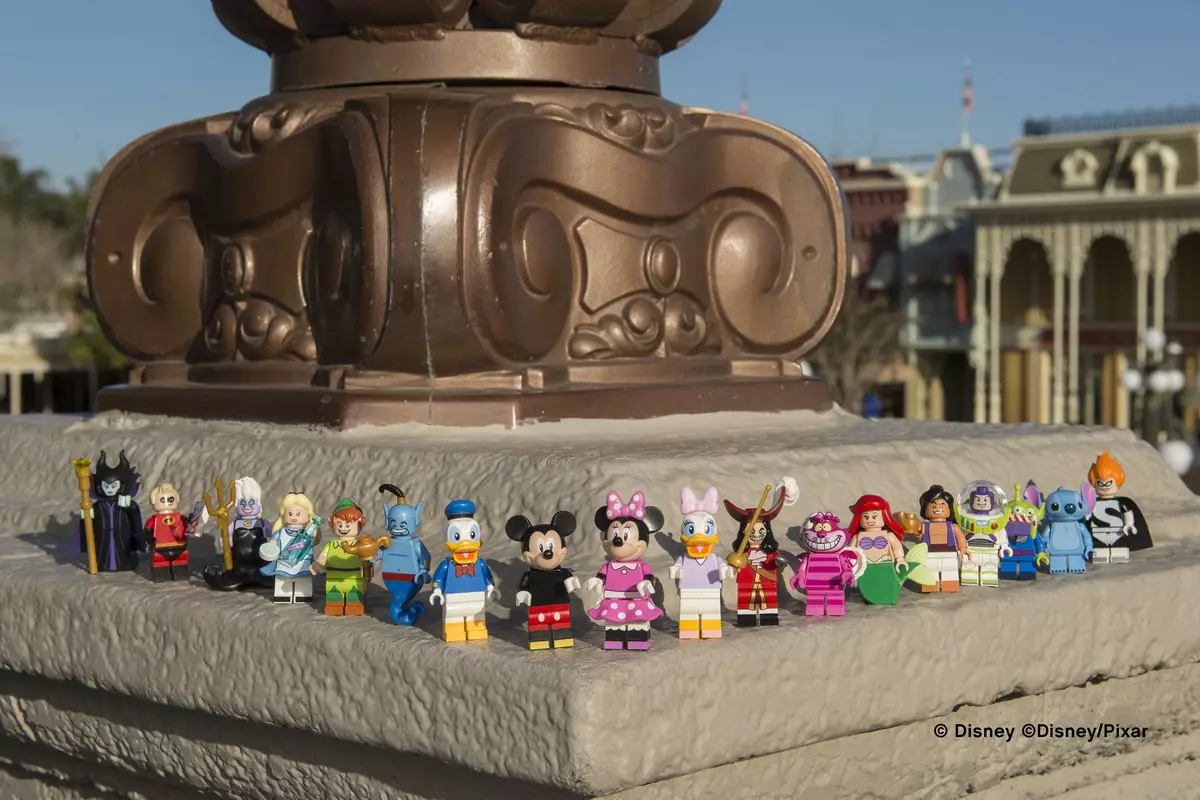 LEGO Disney Minifigure հավաքածու 2840_2