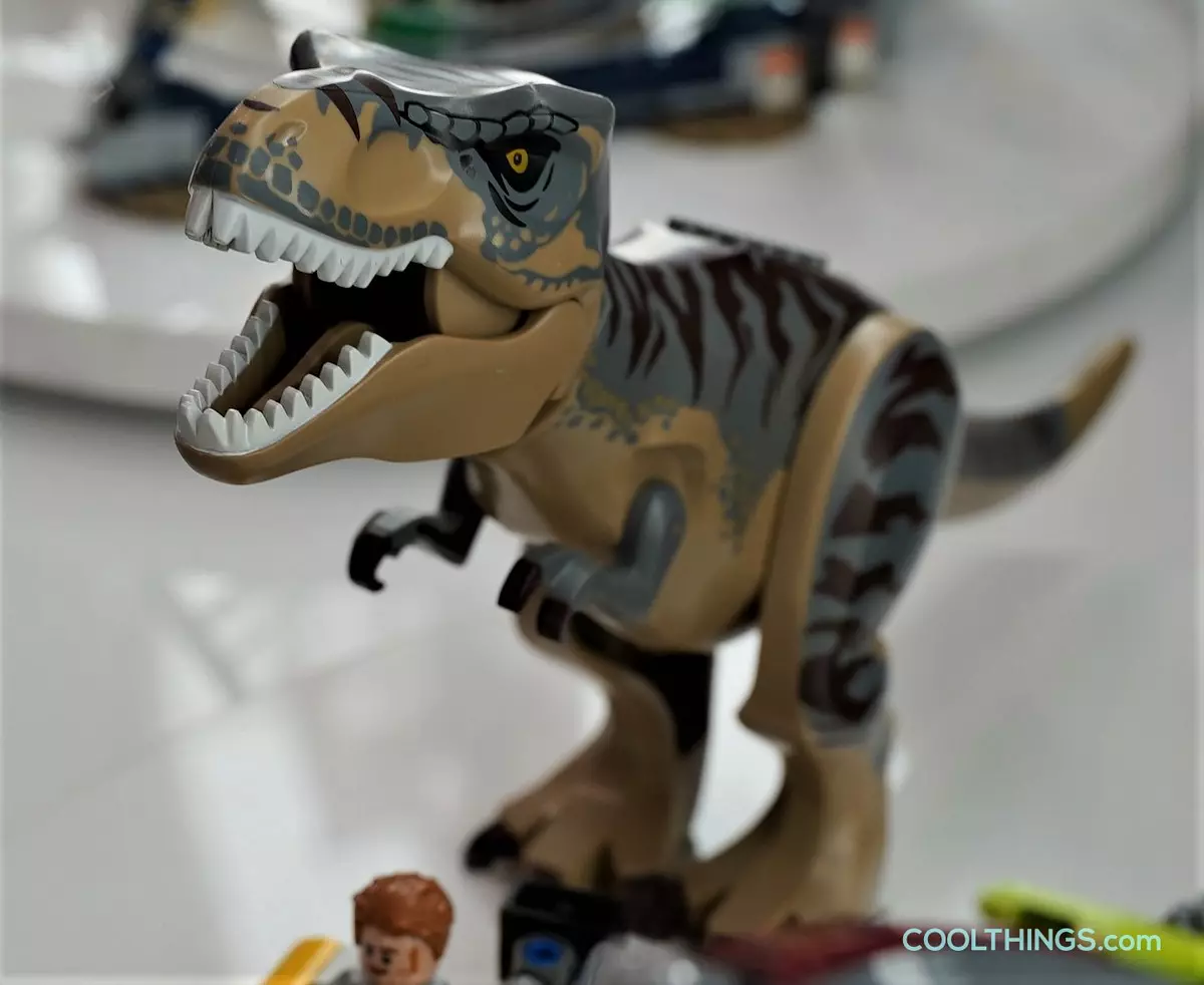 T-Rex Vs Dino-Mech Battle LEGO Set 75938 2905_9