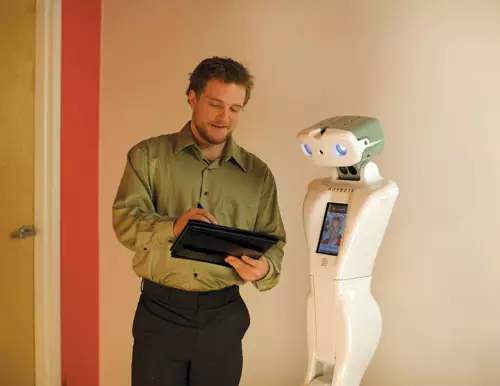 Anybots se QA Telepresence Robots sal vir jou vervang in die kantoor, by vergaderings, miskien ook met jou gade 3050_2