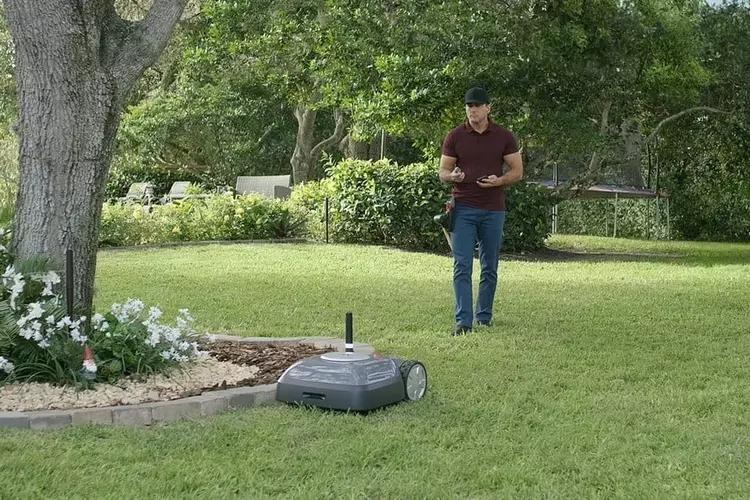 iRobot Terra Lawn Mowing Robot 3051_2