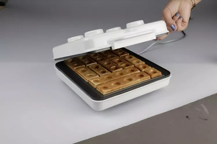 Building Brick Waffle Maker 3485_2