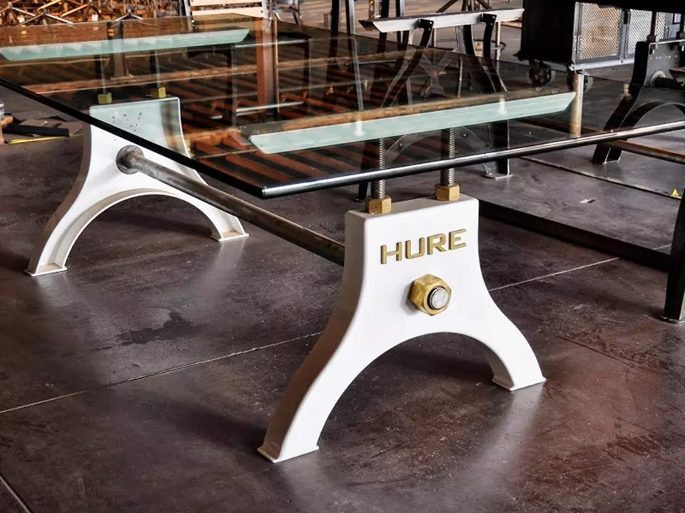 Hure Crank Table prinaša industrijsko eleganco v jedilnice 3531_2