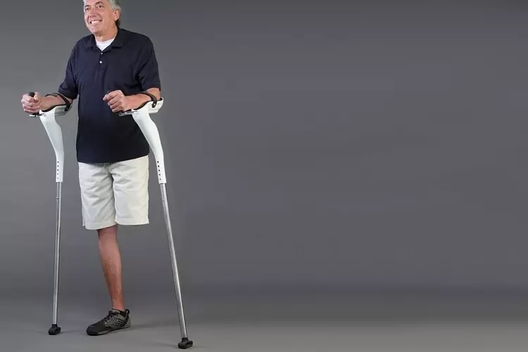 M+D crutches