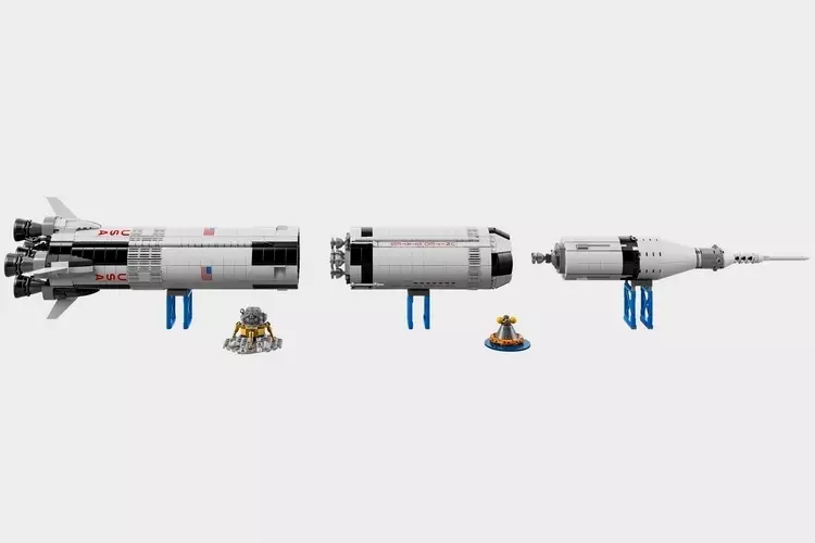 LEGO Ideas NASA Apollo Saturn V 3921_1