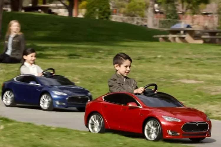 Radio Flyer Tesla Modèle S 3946_1