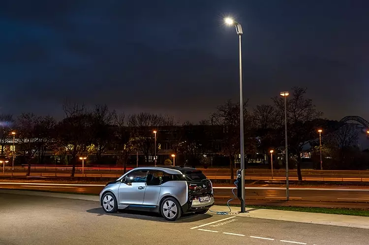 Éclairage et charge BMW 3993_1