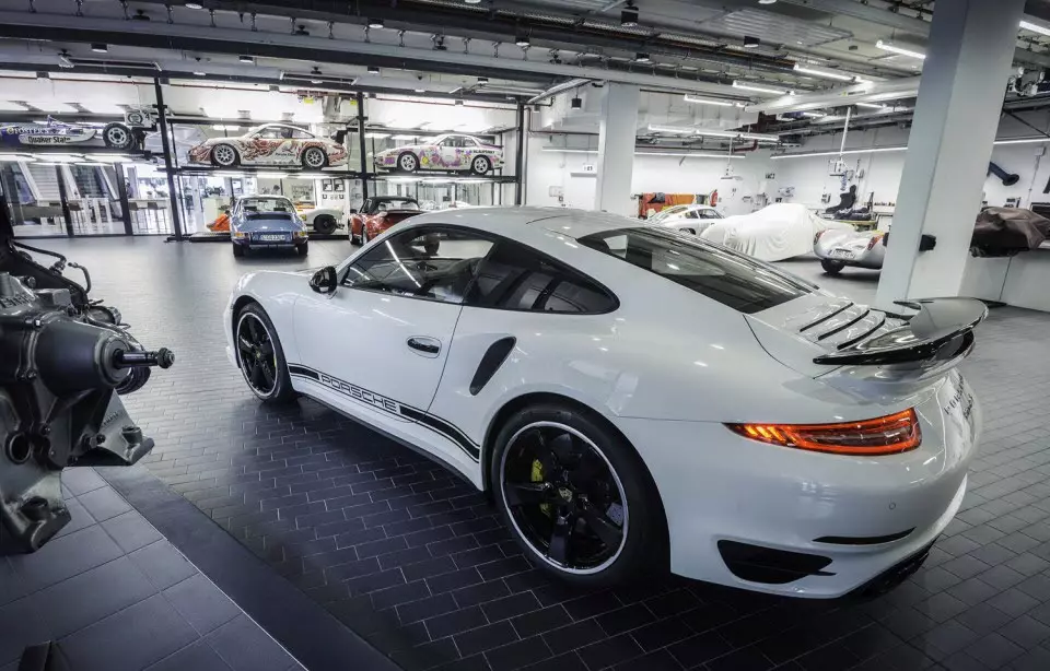 Porsche 911 Turbo S GB-Edition 4133_1