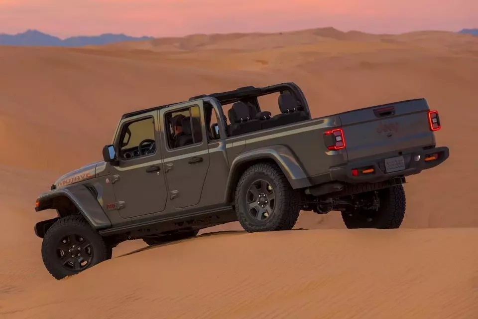 IJeep Gladiator Mojave 4265_3