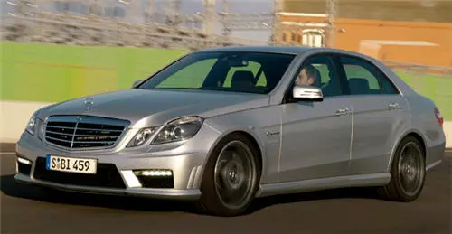 Mercedes-Benz E63 AMG: õrna välimusega 518 hj metsaline 4286_1