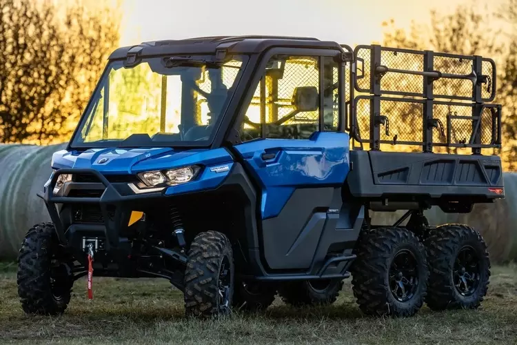 2022 Can-Am Defender 6x6 Limited