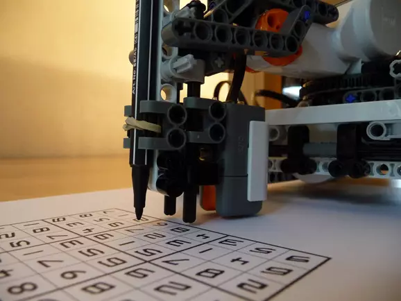 Robotul Solver Sudoku Răspunde la puzzle-uri, scrie lizibil 4852_2