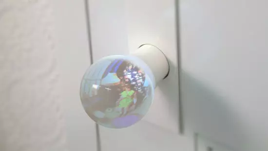 Glass Globe Door Knob ले तपाईंलाई ढोका पछाडि के छ भनेर हेर्न दिन्छ 5402_1