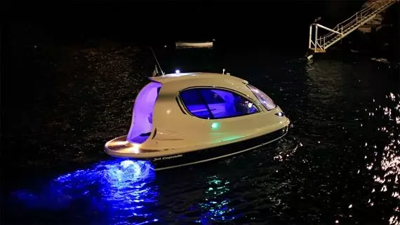 Jet Capsule Yacht Tender prináša kompaktnú veľkosť, vzhľad vesmírnej lode 5947_3