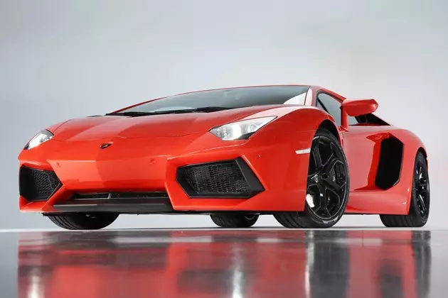 Lamborghini Aventador waa dibiga ugu sarreeya magaalada 6018_1